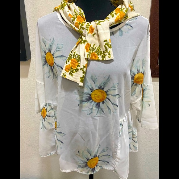 Tops | Sheer Sunshine Sunflowers Cropped Three Quarter Length Sleeve ...